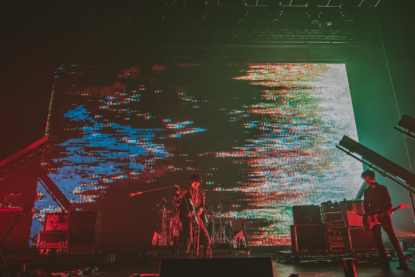 Live Gallery: Yeah Yeah Yeahs - O2 Apollo Manchester | Live | Clash ...