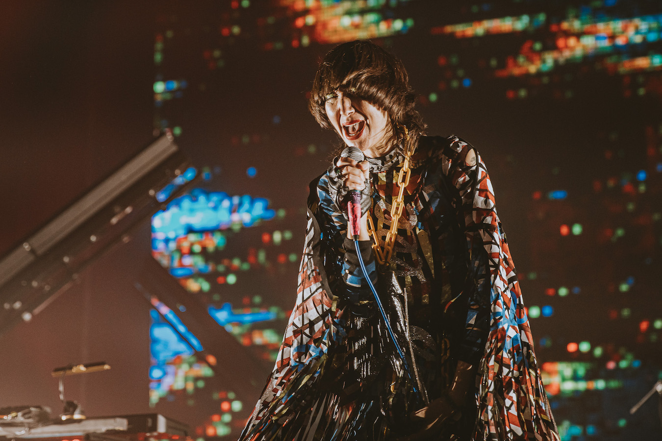 Live Gallery: Yeah Yeah Yeahs - O2 Apollo Manchester | Live | Clash ...