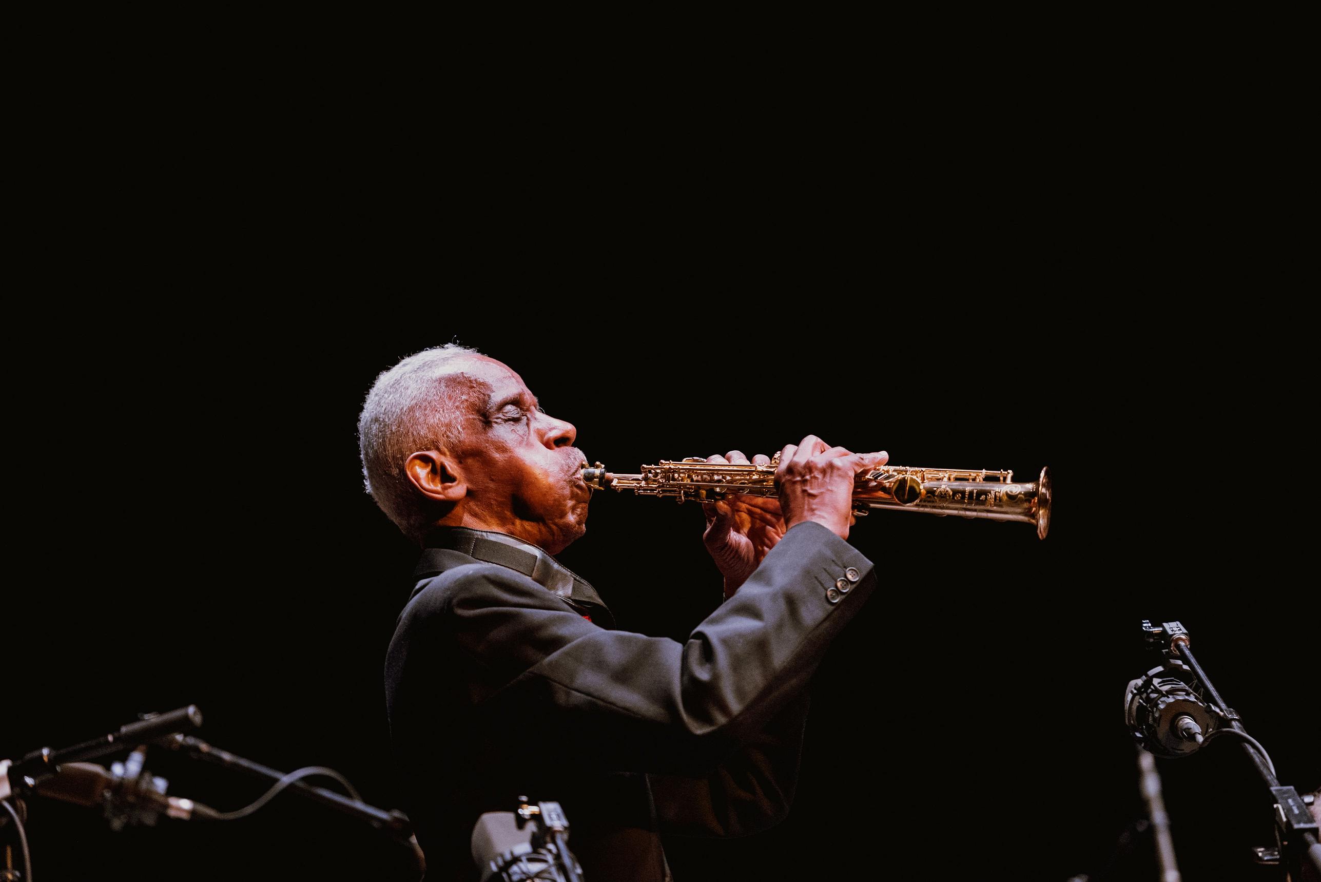 Shabaka Hutchings In Conversation With Art Ensemble Of Chicago's Roscoe ...