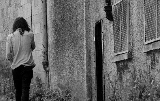 Premiere: Robin Adams - 'Holy Smoke' | News | Clash Magazine