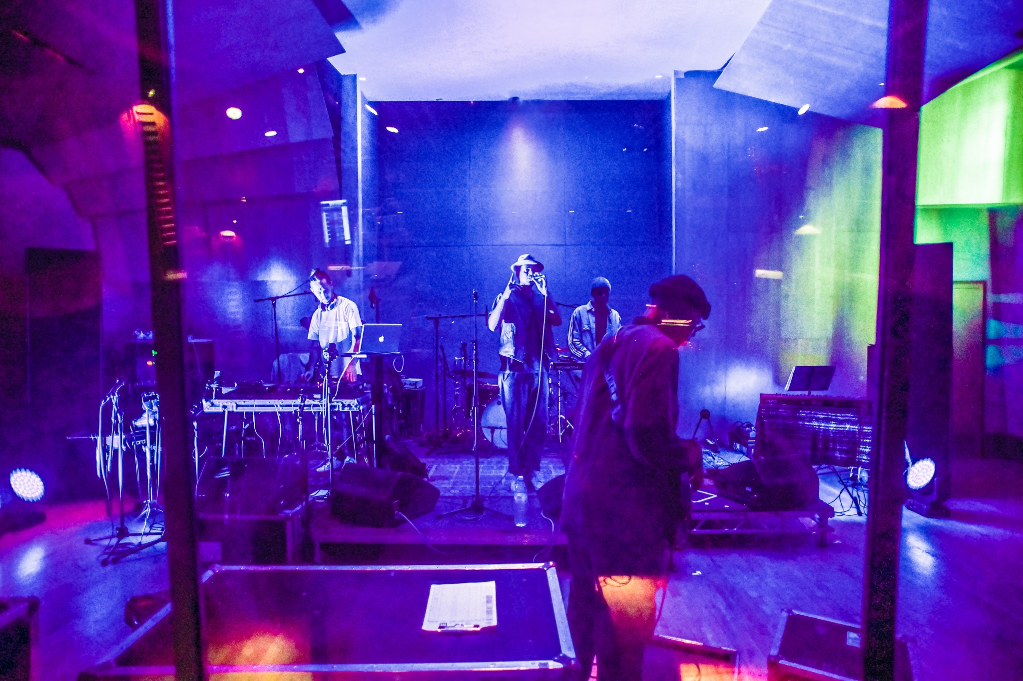 Live Gallery: Emanative + Louis VI For Clash Live At Metropolis Studios ...