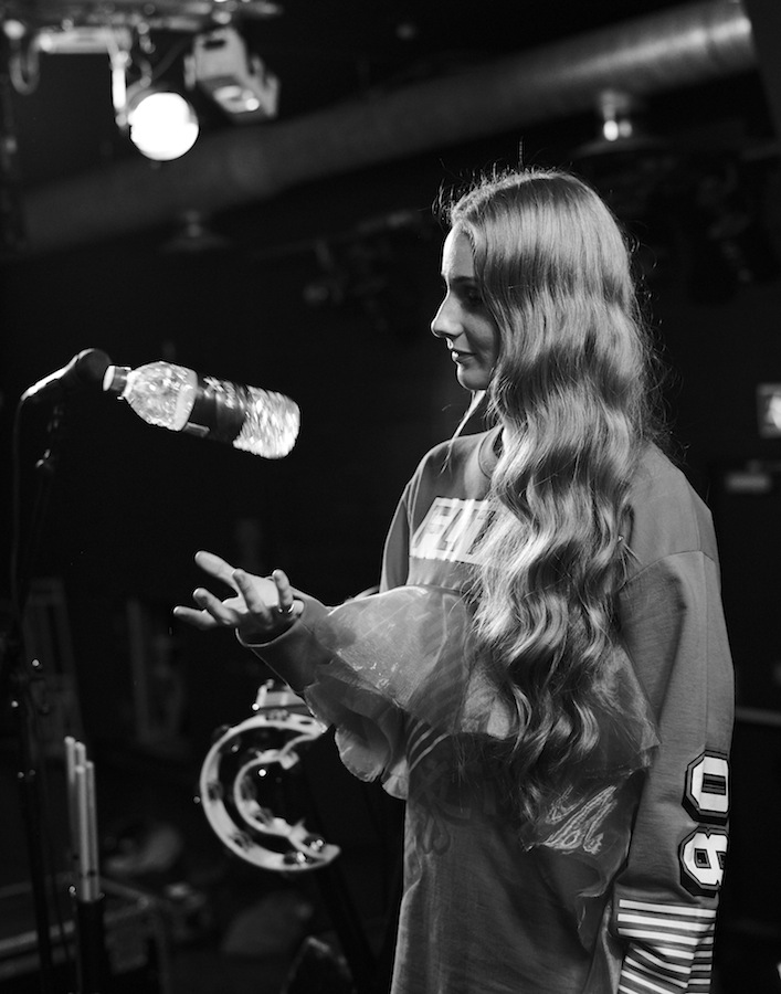 Behind The Scenes With Vera Blue | Live | Clash Magazine