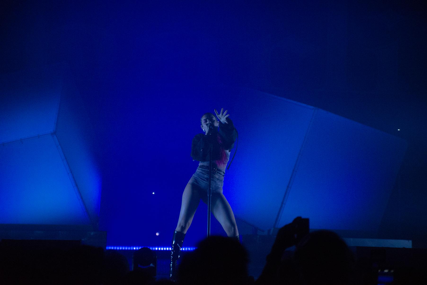 Up Close As Charli XCX Returns To Los Angeles | Clash Magazine Music ...