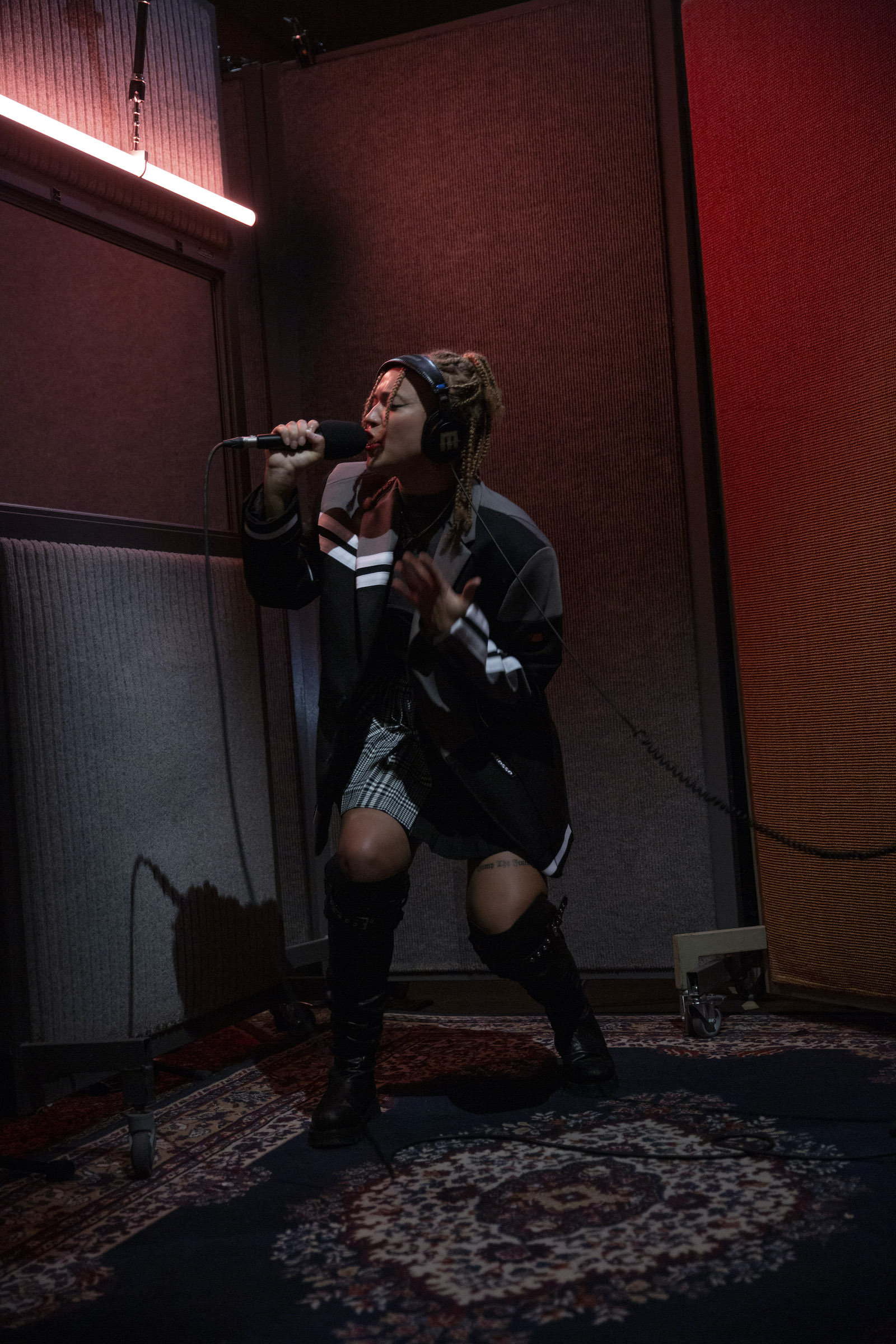 Live Gallery: Connie Constance Livestream From Metropolis Studios ...