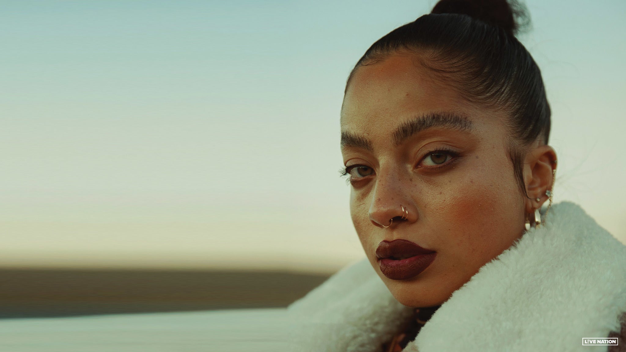 "I Tried To Take Down Those Walls" Clash Meets Kiana Ledé | Clash ...