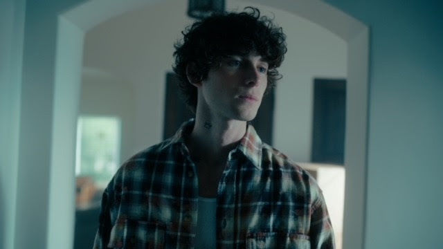 August Royals Channels Break Up Angst With 'Oxygen' | News | Clash Magazine